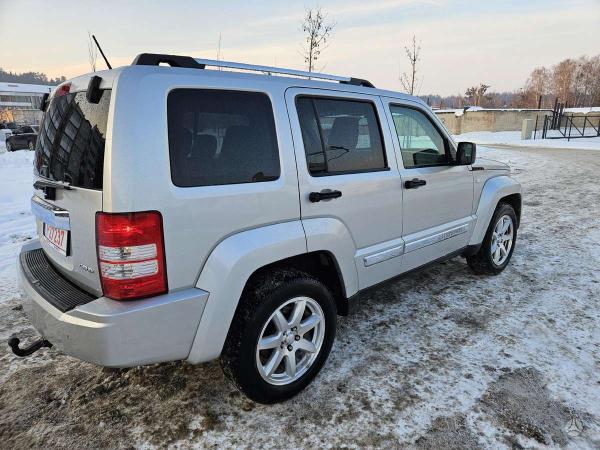 Pelēks Jeep Cherokee 2010 Prienai, ar dzinēja tilpumu 2.78 L un nobraukumu 179 tūkst. km par 5000 €, foto 8 vietnē AUTOMOTO.COM.LV