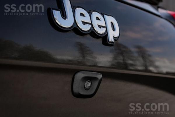 Grey Jeep Cherokee 2014 in Riga, with an engine capacity of 3.20 L and mileage of 0 thousand km for 12490 €, photo 7 on AUTOMOTO.COM.LV