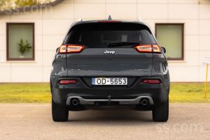 Pelēks Jeep Cherokee 2014 Jelgava, ar dzinēja tilpumu 2.00 L un nobraukumu 0 tūkst. km par 6600 €, foto 4 vietnē AUTOMOTO.COM.LV