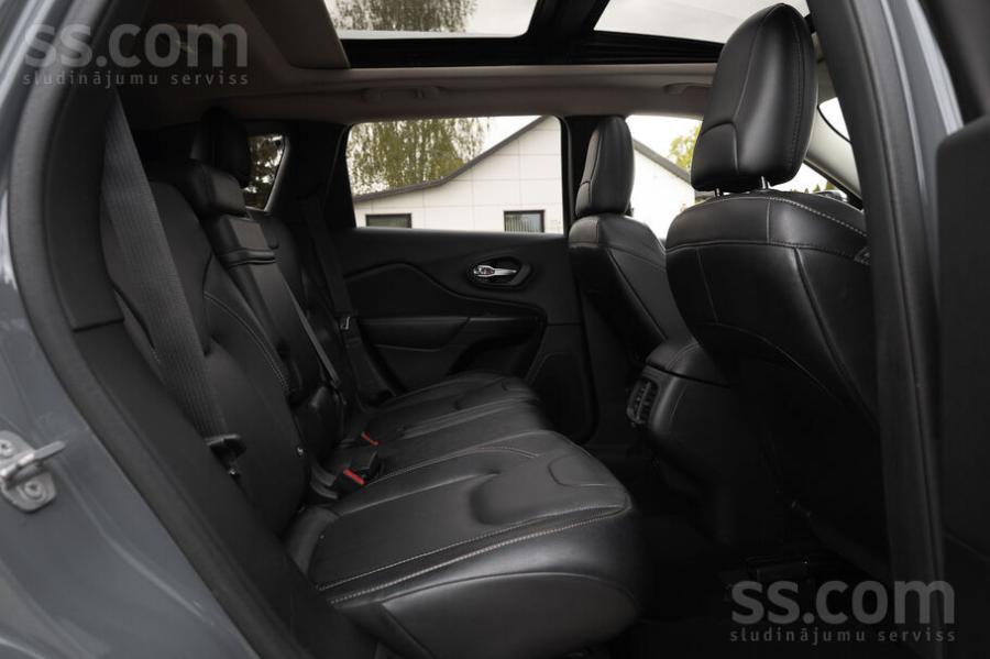 Pelēks Jeep Cherokee 2014 Jelgava, ar dzinēja tilpumu 2.00 L un nobraukumu 0 tūkst. km par 6600 €, foto 10 vietnē AUTOMOTO.COM.LV