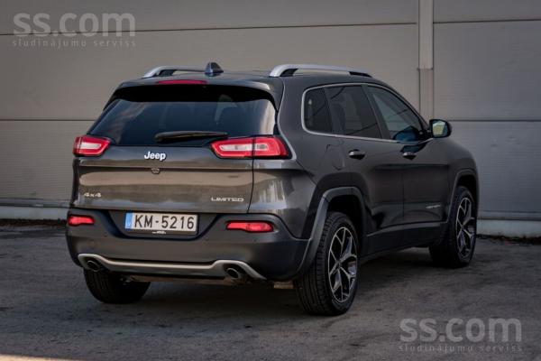 Grey Jeep Cherokee 2014 in Riga, with an engine capacity of 3.20 L and mileage of 0 thousand km for 12490 €, photo 4 on AUTOMOTO.COM.LV