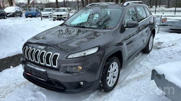 Grey Jeep Cherokee 2014 in Kuldiga, with an engine capacity of 2.00 L and mileage of 235 thousand km for 8900 €, photo 1 on AUTOMOTO.COM.LV