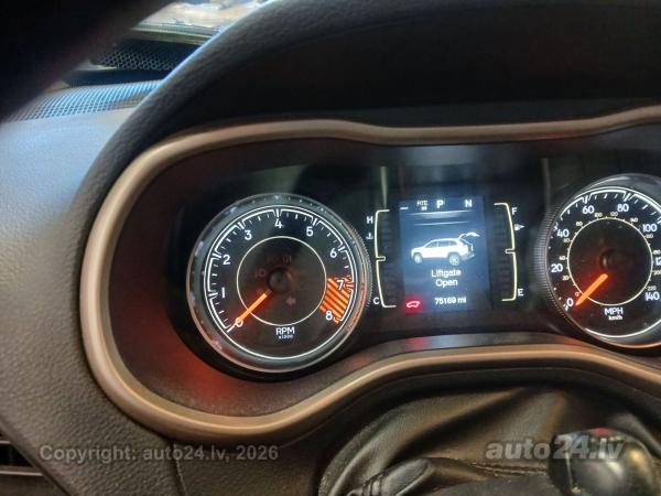Grey Jeep Cherokee 2014 in Tallinn, with an engine capacity of 3.20 L and mileage of 0 thousand km for 10900 €, photo 8 on AUTOMOTO.COM.LV