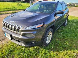 Pelēks Jeep Cherokee 2014 Klaipėda, ar dzinēja tilpumu 2.36 L un nobraukumu 294 tūkst. km par 5200 €, foto  vietnē AUTOMOTO.COM.LV