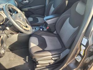 Pelēks Jeep Cherokee 2014 Klaipėda, ar dzinēja tilpumu 2.36 L un nobraukumu 294 tūkst. km par 5200 €, foto 11 vietnē AUTOMOTO.COM.LV
