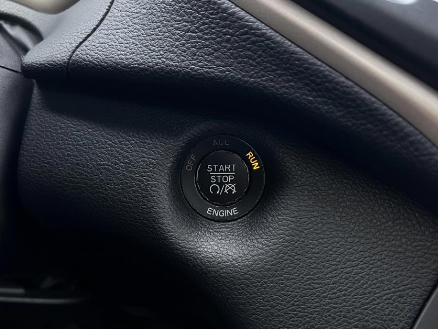 Pelēks Jeep Cherokee 2015 Rīga, ar dzinēja tilpumu 2.00 L un nobraukumu 230 tūkst. km par 11550 €, foto 8 vietnē AUTOMOTO.COM.LV