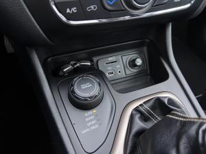 Pelēks Jeep Cherokee 2015 Rīga, ar dzinēja tilpumu 2.00 L un nobraukumu 230 tūkst. km par 11550 €, foto 15 vietnē AUTOMOTO.COM.LV