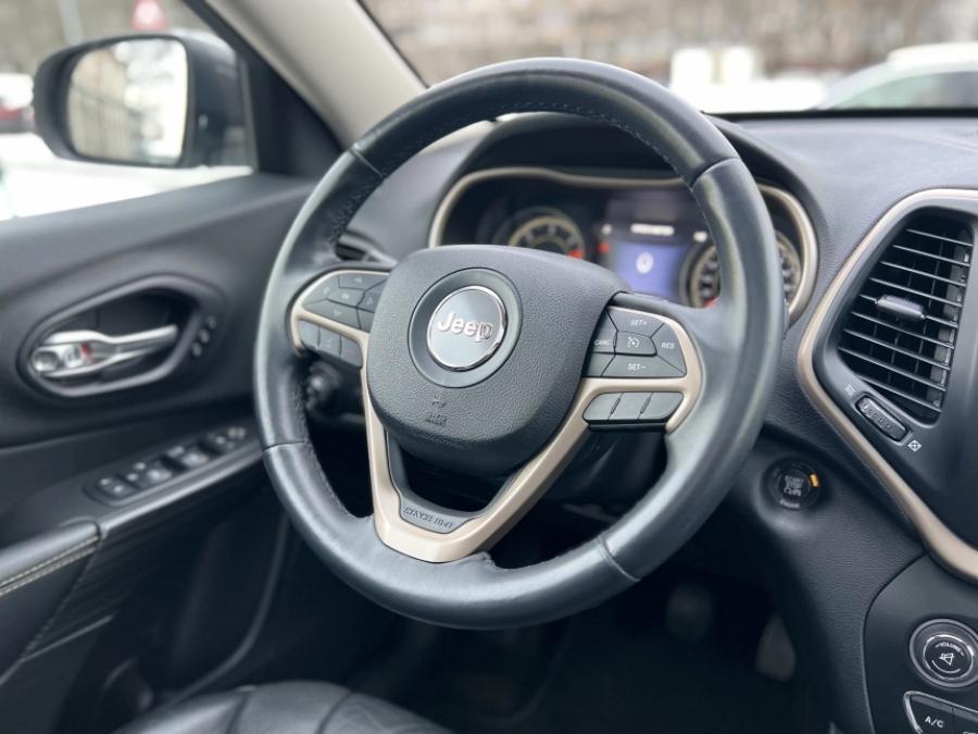 Pelēks Jeep Cherokee 2015 Rīga, ar dzinēja tilpumu 2.00 L un nobraukumu 230 tūkst. km par 11550 €, foto 21 vietnē AUTOMOTO.COM.LV