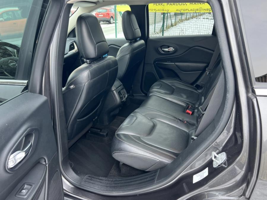 Pelēks Jeep Cherokee 2015 Rīga, ar dzinēja tilpumu 2.00 L un nobraukumu 230 tūkst. km par 11550 €, foto 25 vietnē AUTOMOTO.COM.LV