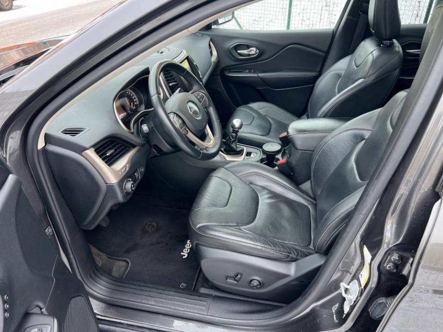 Pelēks Jeep Cherokee 2015 Rīga, ar dzinēja tilpumu 2.00 L un nobraukumu 230 tūkst. km par 11550 €, foto 26 vietnē AUTOMOTO.COM.LV
