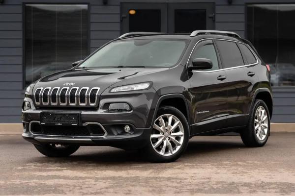 Pelēks Jeep Cherokee 2015 Jelgava, ar dzinēja tilpumu 2.00 L un nobraukumu 140 tūkst. km par 12650 €, foto 3 vietnē AUTOMOTO.COM.LV
