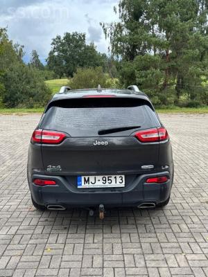 Pelēks Jeep Cherokee 2015 Rīga, ar dzinēja tilpumu 2.00 L un nobraukumu 200 tūkst. km par 9200 €, foto 5 vietnē AUTOMOTO.COM.LV