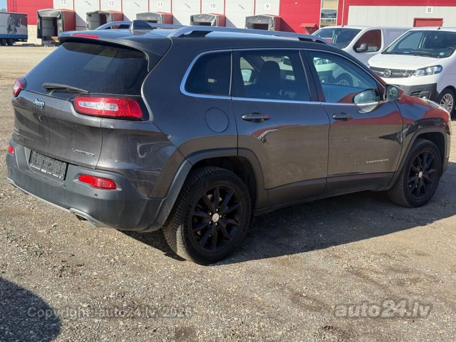 Pelēks Jeep Cherokee 2016 Viljandi, ar dzinēja tilpumu 2.20 L un nobraukumu 182 tūkst. km par 11999 €, foto 3 vietnē AUTOMOTO.COM.LV