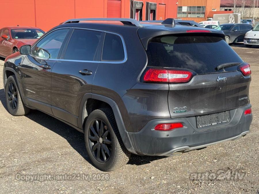 Pelēks Jeep Cherokee 2016 Viljandi, ar dzinēja tilpumu 2.20 L un nobraukumu 182 tūkst. km par 11999 €, foto 4 vietnē AUTOMOTO.COM.LV