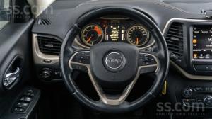 Grey Jeep Cherokee 2016 in Riga, with an engine capacity of 2.00 L and mileage of 270 thousand km for 8990 €, photo 14 on AUTOMOTO.COM.LV