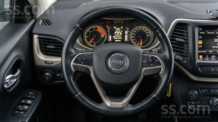 Grey Jeep Cherokee 2016 in Riga, with an engine capacity of 2.00 L and mileage of 270 thousand km for 8990 €, photo 14 on AUTOMOTO.COM.LV