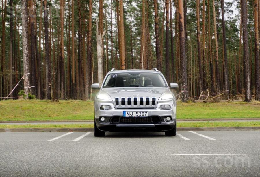 Pelēks Jeep Cherokee 2016 Rīga, ar dzinēja tilpumu 2.00 L un nobraukumu 270 tūkst. km par 8990 €, foto 4 vietnē AUTOMOTO.COM.LV