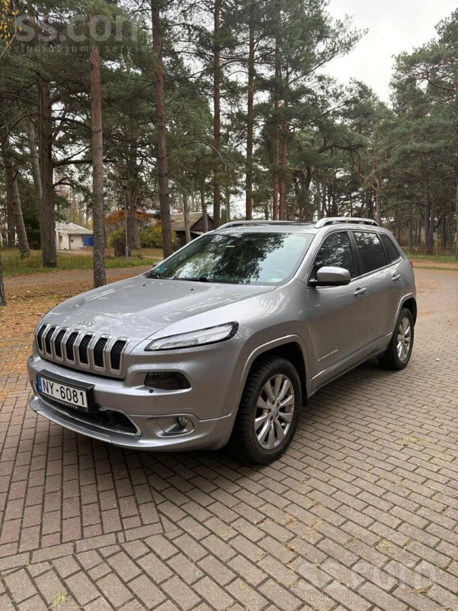 Grey Jeep Cherokee 2018 in Limbazi, with an engine capacity of 2.20 L and mileage of 175 thousand km for 1000 €, photo 1 on AUTOMOTO.COM.LV