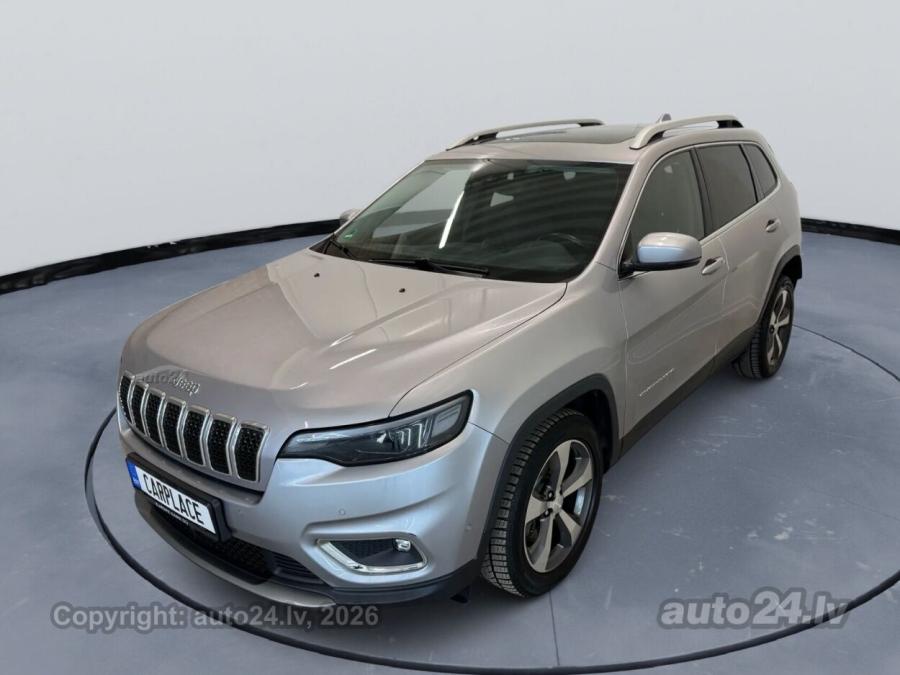 Grey Jeep Cherokee 2018 in Tallinn, with an engine capacity of 0.00 L and mileage of 166 thousand km for 15999 €, photo 2 on AUTOMOTO.COM.LV