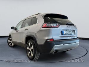 Grey Jeep Cherokee 2018 in Tallinn, with an engine capacity of 0.00 L and mileage of 166 thousand km for 15999 €, photo 8 on AUTOMOTO.COM.LV