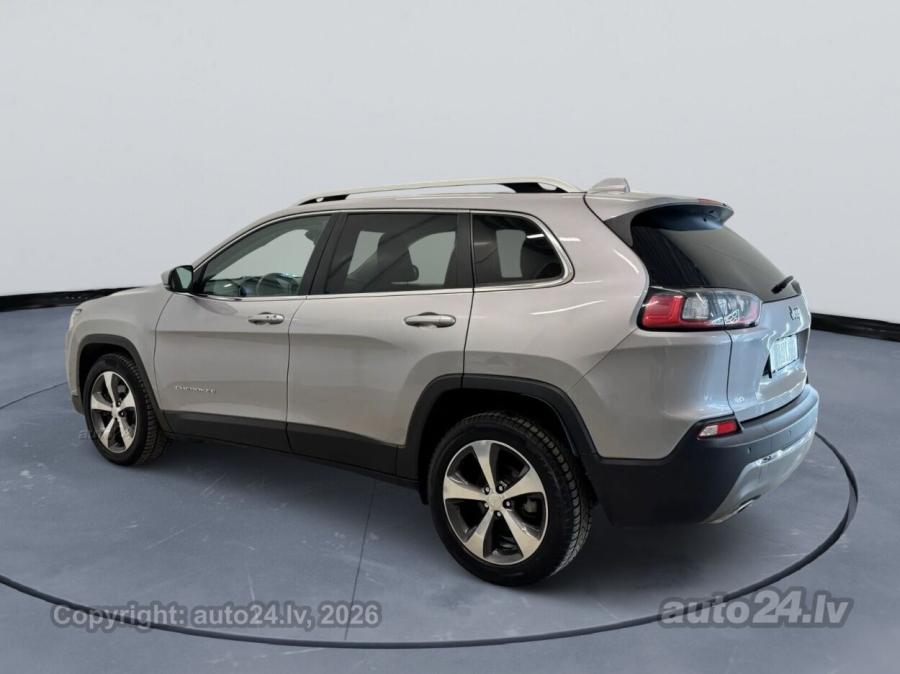 Grey Jeep Cherokee 2018 in Tallinn, with an engine capacity of 0.00 L and mileage of 166 thousand km for 15999 €, photo 10 on AUTOMOTO.COM.LV
