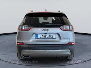 Grey Jeep Cherokee 2018 in Tallinn, with an engine capacity of 0.00 L and mileage of 166 thousand km for 15999 €, photo 12 on AUTOMOTO.COM.LV