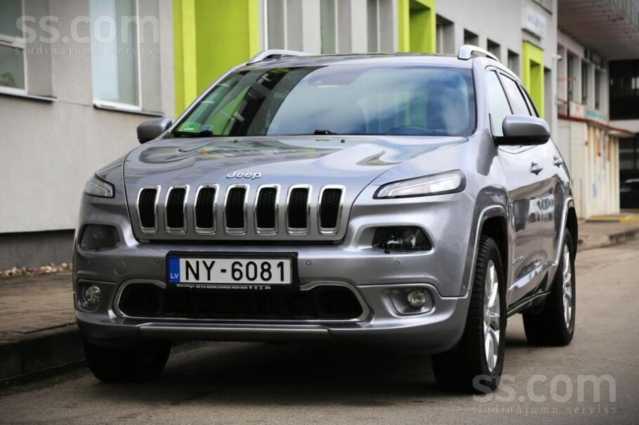 Grey Jeep Cherokee 2018 in Riga, with an engine capacity of 2.20 L and mileage of 176 thousand km for 13995 €, photo 1 on AUTOMOTO.COM.LV