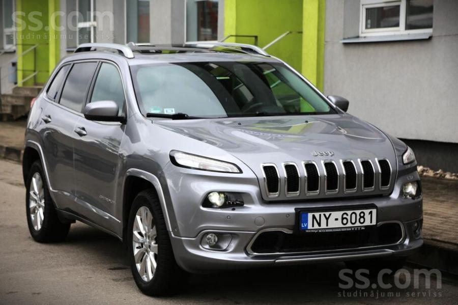 Grey Jeep Cherokee 2018 in Riga, with an engine capacity of 2.20 L and mileage of 176 thousand km for 13995 €, photo 5 on AUTOMOTO.COM.LV