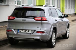 Grey Jeep Cherokee 2018 in Riga, with an engine capacity of 2.20 L and mileage of 176 thousand km for 13995 €, photo 7 on AUTOMOTO.COM.LV