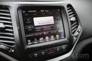 Grey Jeep Cherokee 2018 in Riga, with an engine capacity of 2.20 L and mileage of 176 thousand km for 13995 €, photo 13 on AUTOMOTO.COM.LV