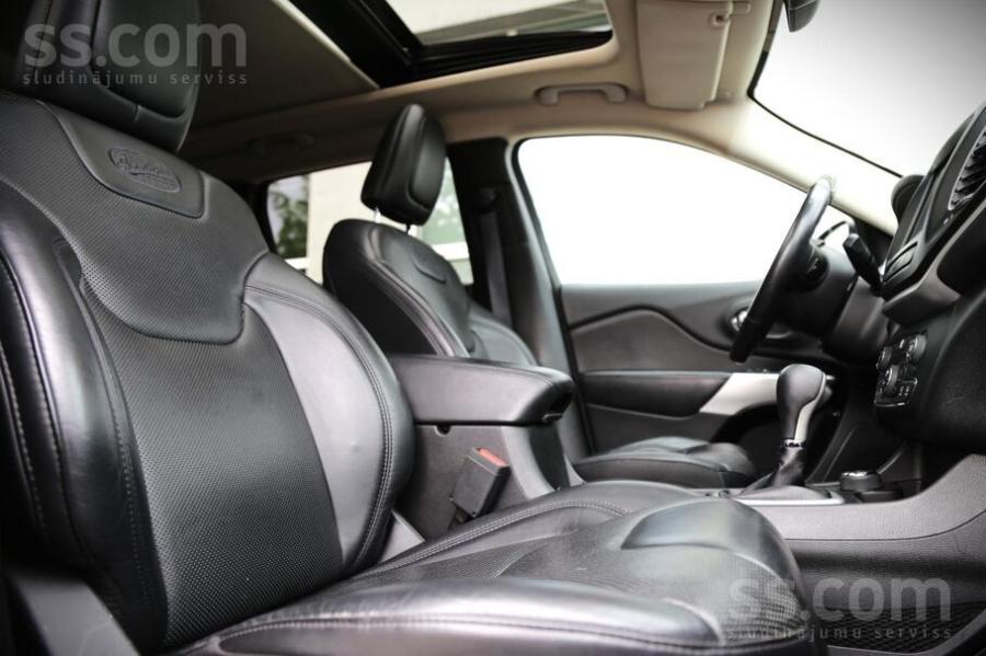 Grey Jeep Cherokee 2018 in Riga, with an engine capacity of 2.20 L and mileage of 176 thousand km for 13995 €, photo 17 on AUTOMOTO.COM.LV