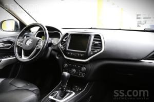 Grey Jeep Cherokee 2018 in Riga, with an engine capacity of 2.20 L and mileage of 176 thousand km for 13995 €, photo 18 on AUTOMOTO.COM.LV
