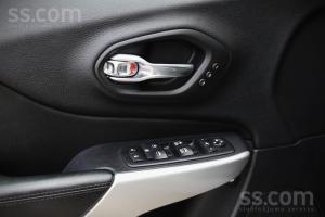 Grey Jeep Cherokee 2018 in Riga, with an engine capacity of 2.20 L and mileage of 176 thousand km for 13995 €, photo 21 on AUTOMOTO.COM.LV