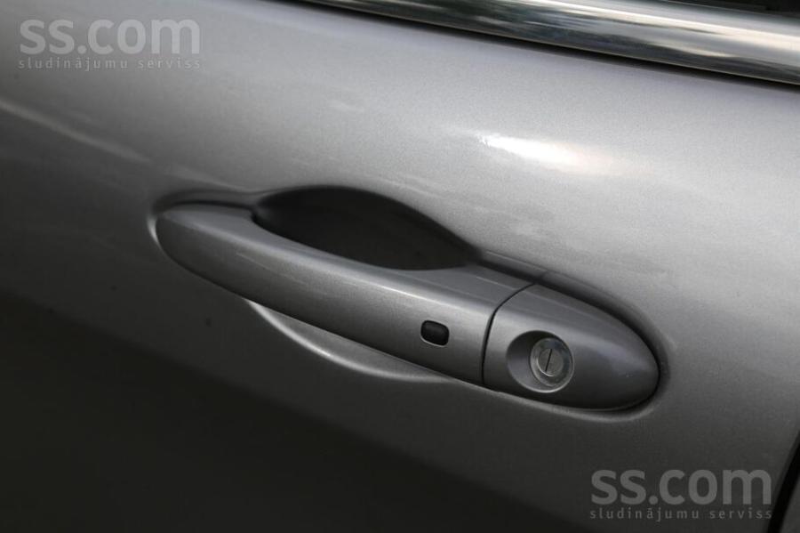 Grey Jeep Cherokee 2018 in Riga, with an engine capacity of 2.20 L and mileage of 176 thousand km for 13995 €, photo 22 on AUTOMOTO.COM.LV
