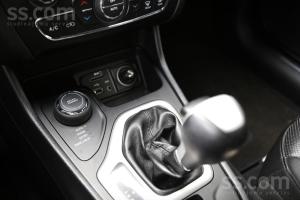 Grey Jeep Cherokee 2018 in Riga, with an engine capacity of 2.20 L and mileage of 176 thousand km for 13995 €, photo 25 on AUTOMOTO.COM.LV