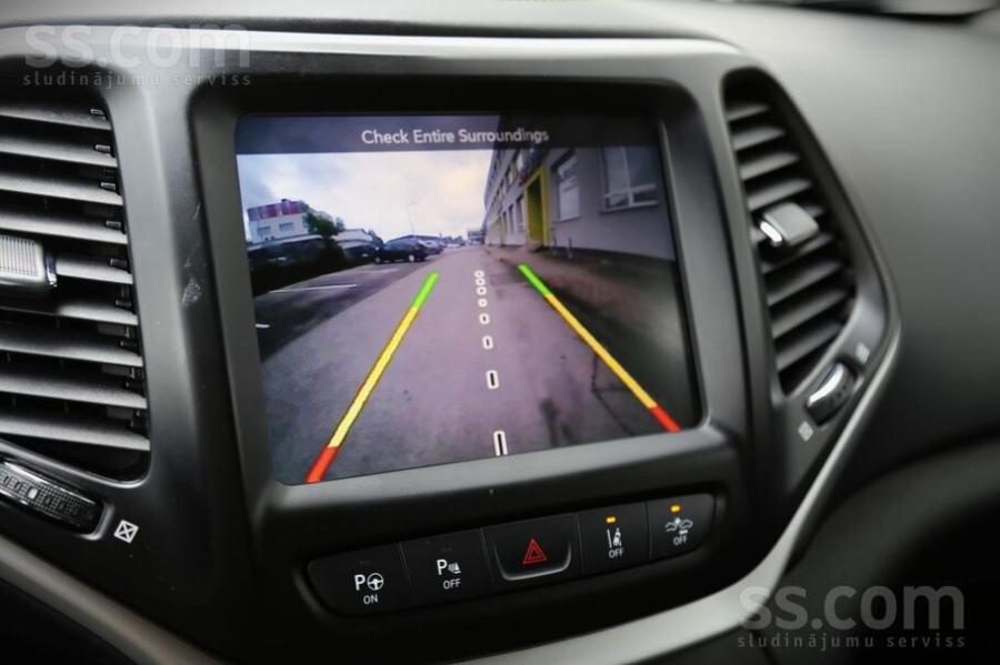 Grey Jeep Cherokee 2018 in Riga, with an engine capacity of 2.20 L and mileage of 176 thousand km for 13995 €, photo 29 on AUTOMOTO.COM.LV