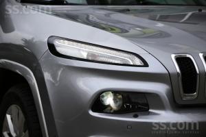 Grey Jeep Cherokee 2018 in Riga, with an engine capacity of 2.20 L and mileage of 176 thousand km for 13995 €, photo 30 on AUTOMOTO.COM.LV