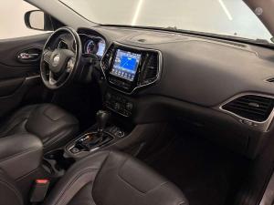 Grey Jeep Cherokee 2018 in Marijampole, with an engine capacity of 2.17 L and mileage of 168 thousand km for 13350 €, photo 20 on AUTOMOTO.COM.LV