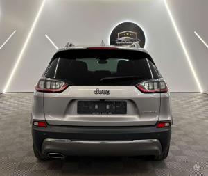 Grey Jeep Cherokee 2018 in Marijampole, with an engine capacity of 2.17 L and mileage of 168 thousand km for 13350 €, photo 32 on AUTOMOTO.COM.LV