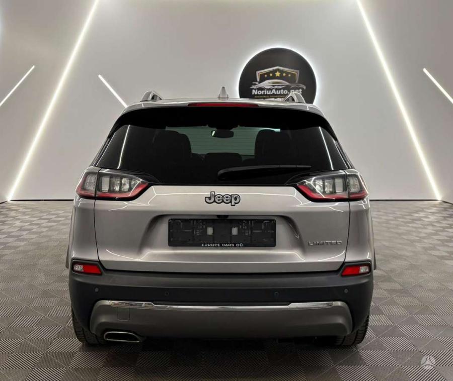 Grey Jeep Cherokee 2018 in Marijampole, with an engine capacity of 2.17 L and mileage of 168 thousand km for 13350 €, photo 32 on AUTOMOTO.COM.LV