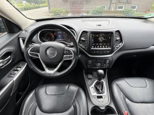 Pelēks Jeep Cherokee 2018 Viļņa, ar dzinēja tilpumu 2.20 L un nobraukumu 146 tūkst. km par 12500 €, foto 12 vietnē AUTOMOTO.COM.LV