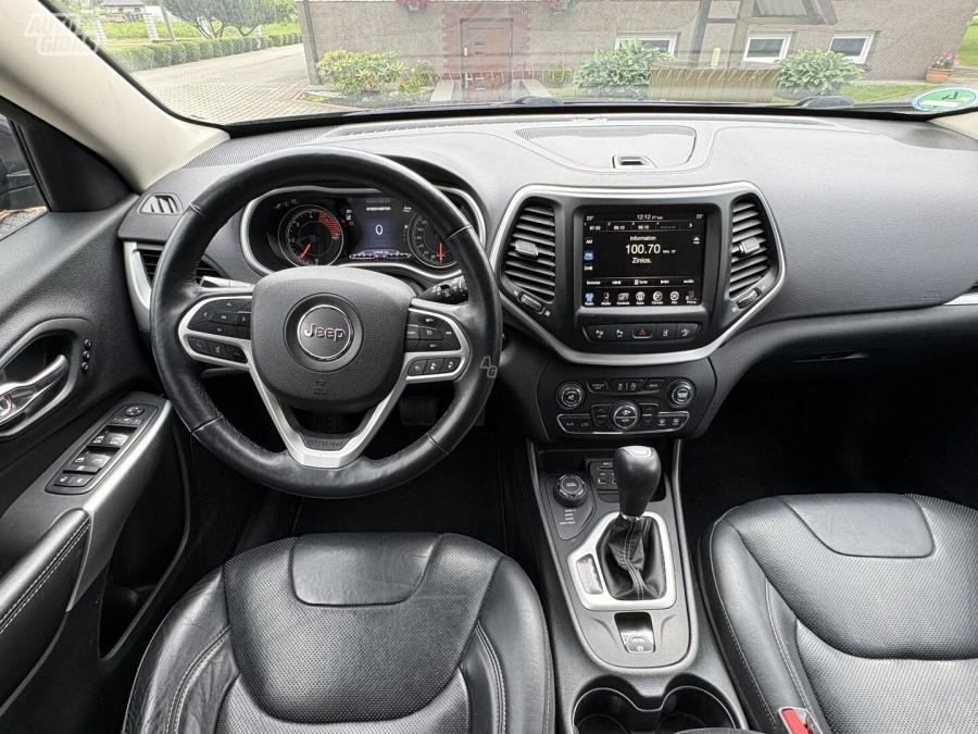 Pelēks Jeep Cherokee 2018 Viļņa, ar dzinēja tilpumu 2.20 L un nobraukumu 146 tūkst. km par 12500 €, foto 12 vietnē AUTOMOTO.COM.LV