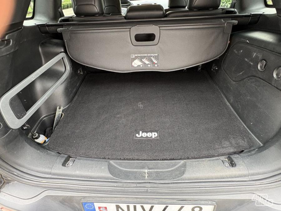 Pelēks Jeep Cherokee 2018 Viļņa, ar dzinēja tilpumu 2.20 L un nobraukumu 146 tūkst. km par 12500 €, foto 15 vietnē AUTOMOTO.COM.LV