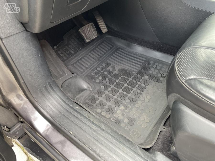 Pelēks Jeep Cherokee 2018 Viļņa, ar dzinēja tilpumu 2.20 L un nobraukumu 146 tūkst. km par 12500 €, foto 19 vietnē AUTOMOTO.COM.LV