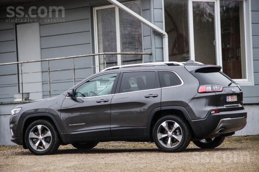 Pelēks Jeep Cherokee 2019 Tukums, ar dzinēja tilpumu 2.20 L un nobraukumu 192 tūkst. km par 15990 €, foto 3 vietnē AUTOMOTO.COM.LV