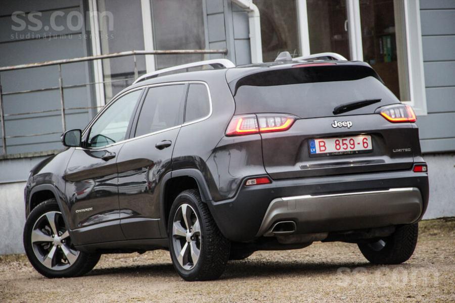 Pelēks Jeep Cherokee 2019 Tukums, ar dzinēja tilpumu 2.20 L un nobraukumu 192 tūkst. km par 15990 €, foto 4 vietnē AUTOMOTO.COM.LV