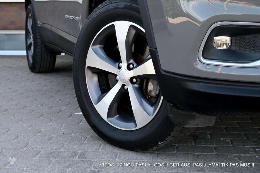 Pelēks Jeep Cherokee 2019 Kretinga, ar dzinēja tilpumu 3.24 L un nobraukumu 129 tūkst. km par 15499 €, foto 8 vietnē AUTOMOTO.COM.LV