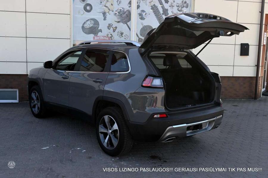 Pelēks Jeep Cherokee 2019 Kretinga, ar dzinēja tilpumu 3.24 L un nobraukumu 129 tūkst. km par 15499 €, foto 14 vietnē AUTOMOTO.COM.LV