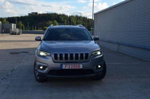 Pelēks Jeep Cherokee 2019 Viļņa, ar dzinēja tilpumu 3.24 L un nobraukumu 155 tūkst. km par 14550 €, foto 3 vietnē AUTOMOTO.COM.LV