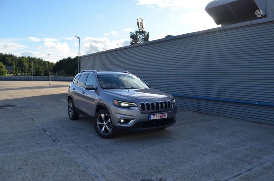 Pelēks Jeep Cherokee 2019 Viļņa, ar dzinēja tilpumu 3.24 L un nobraukumu 155 tūkst. km par 14550 €, foto 6 vietnē AUTOMOTO.COM.LV